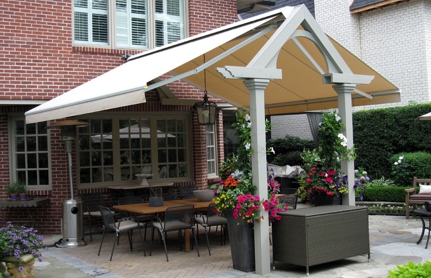 Installation to free-standing structure | Rolltec Awnings